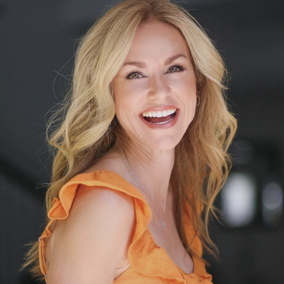 ENGAGE - Amberly Lago